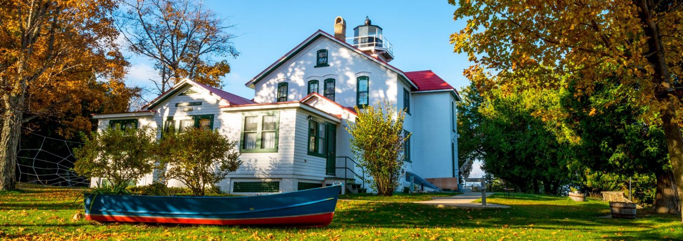 Grand Traverse Lighthouse | Lake Michigan Destinations